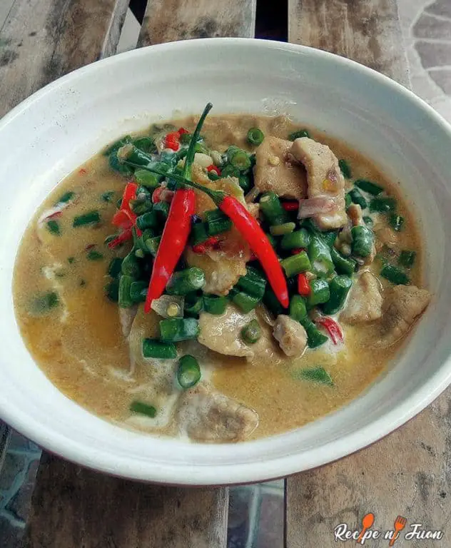 Filipino Gising-Gising Recipe na may baboy at hipon paste