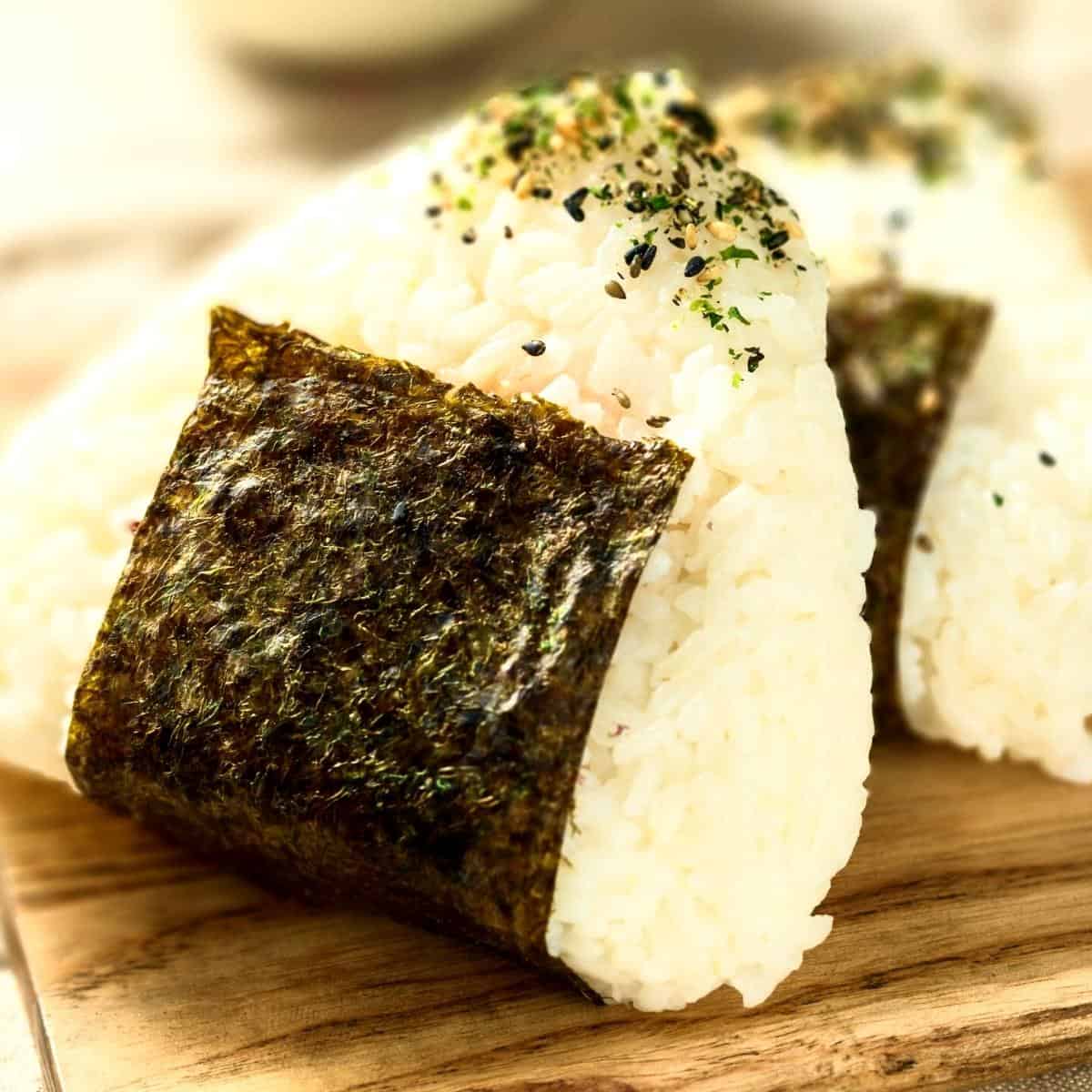 Garnitures et saveurs onigiri les plus populaires : 7 meilleures recettes