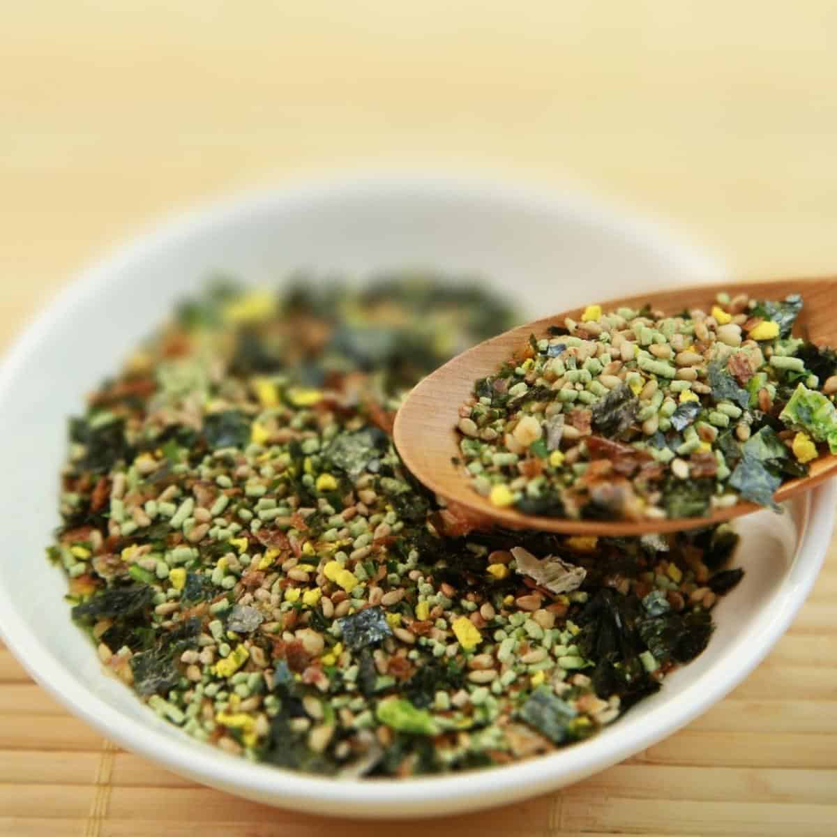 4 Resep Furikake Terbaik: Tambahkan Sedikit Renyah Dan Rasa Asin